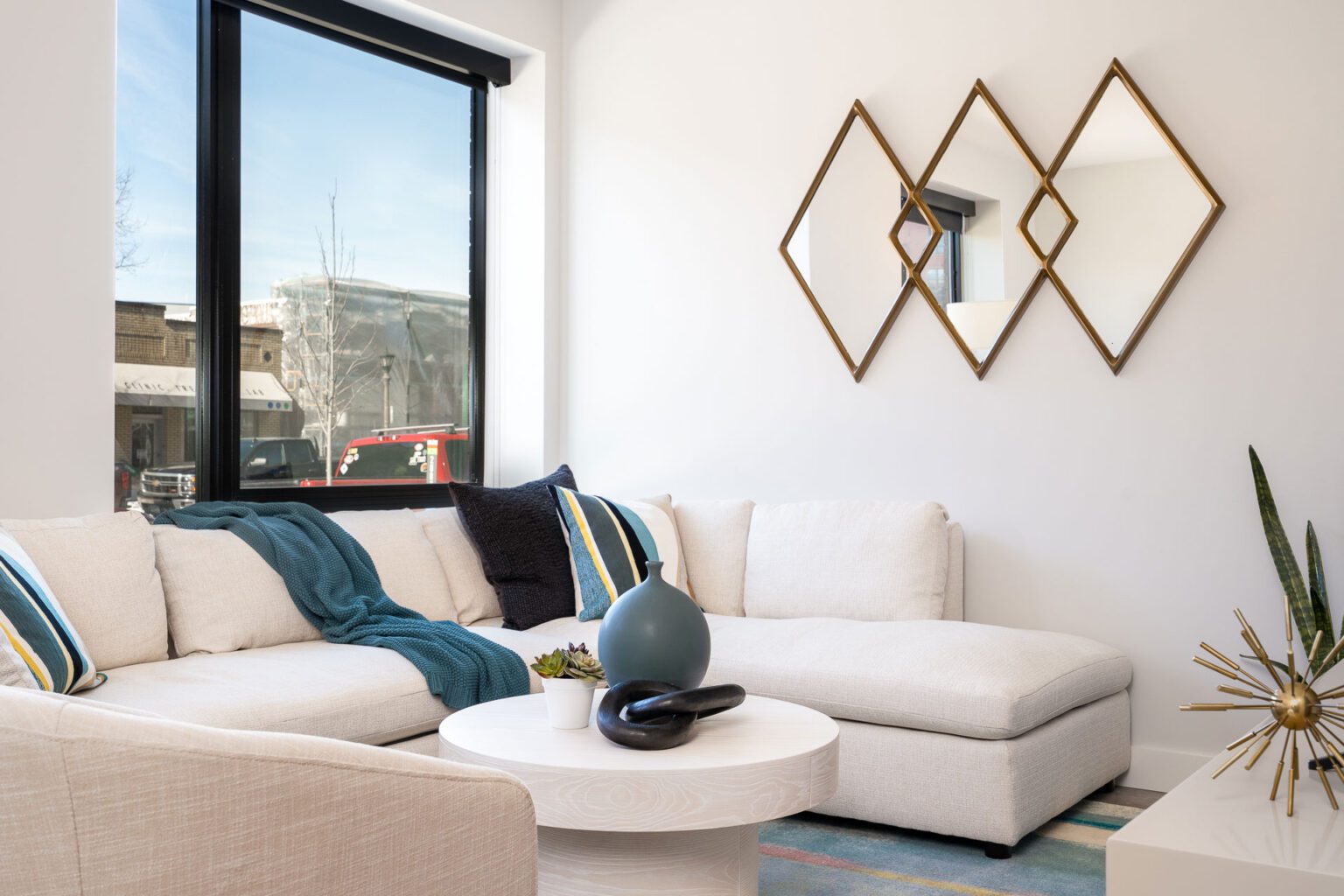 Luxury Apartments for Rent in St Paul MN | MODA on Raymond